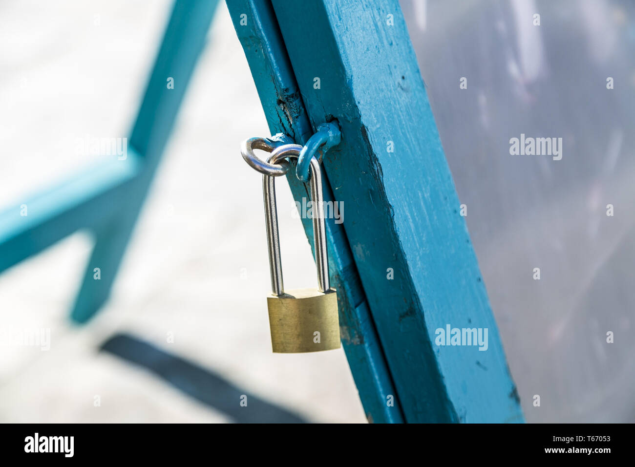 Hanging lock hi-res stock photography and images - Alamy