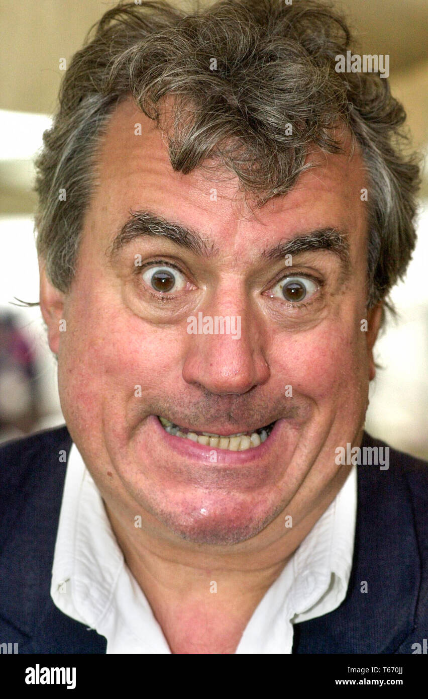 Terry jones monty python hi-res stock photography and images - Alamy