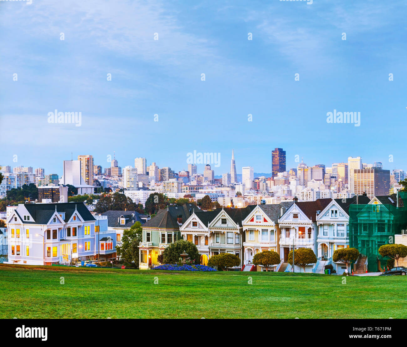 Alamo square park hi-res stock photography and images - Alamy