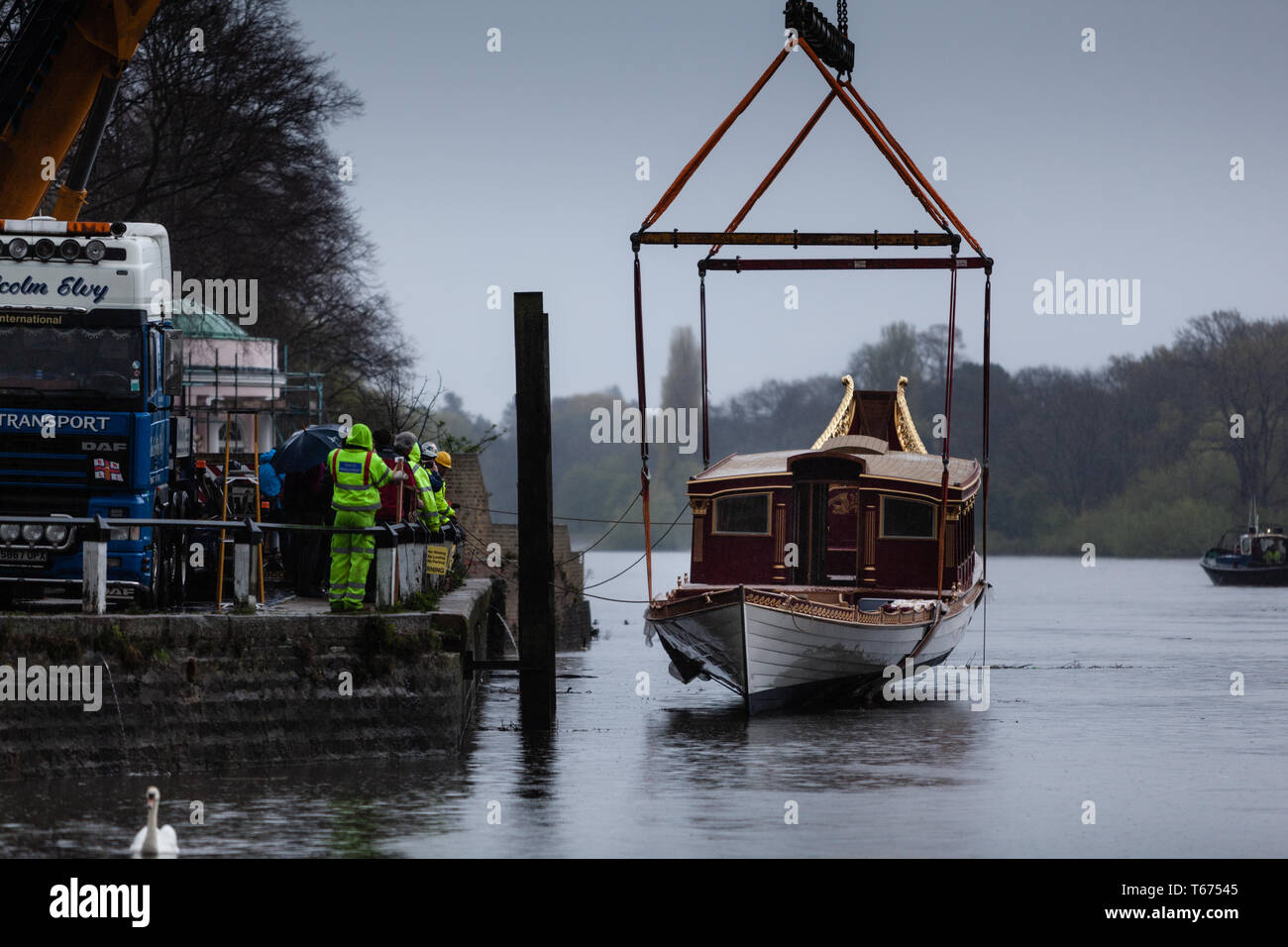 Isleworth boat hi-res stock photography and images - Alamy
