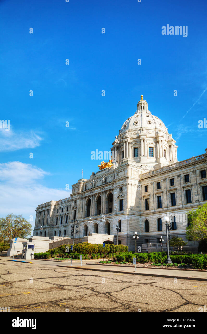Minnesota state capitol building in St. Paul, MN Stock Photo - Alamy