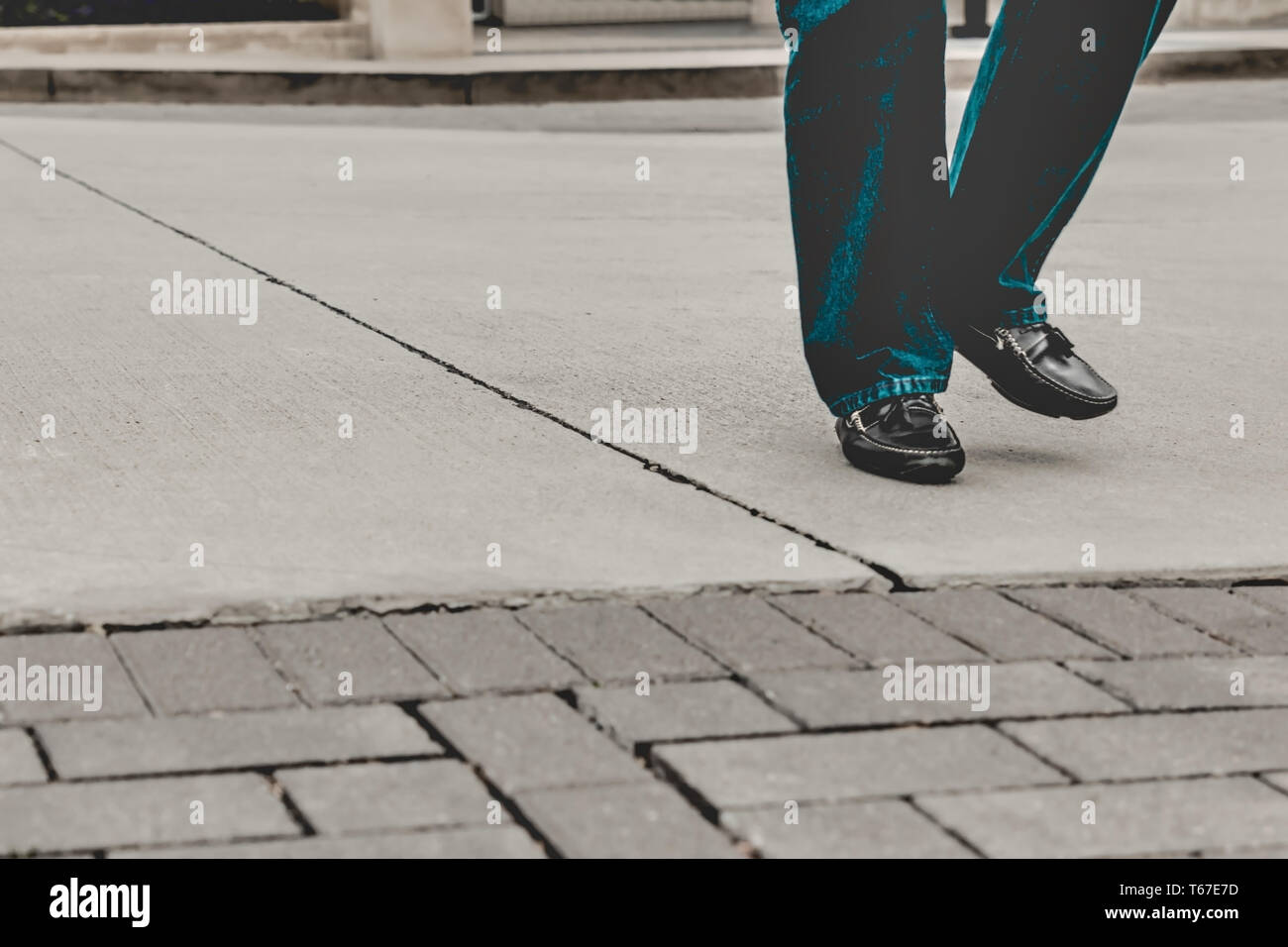 Urban street walk hi-res stock photography and images - Alamy