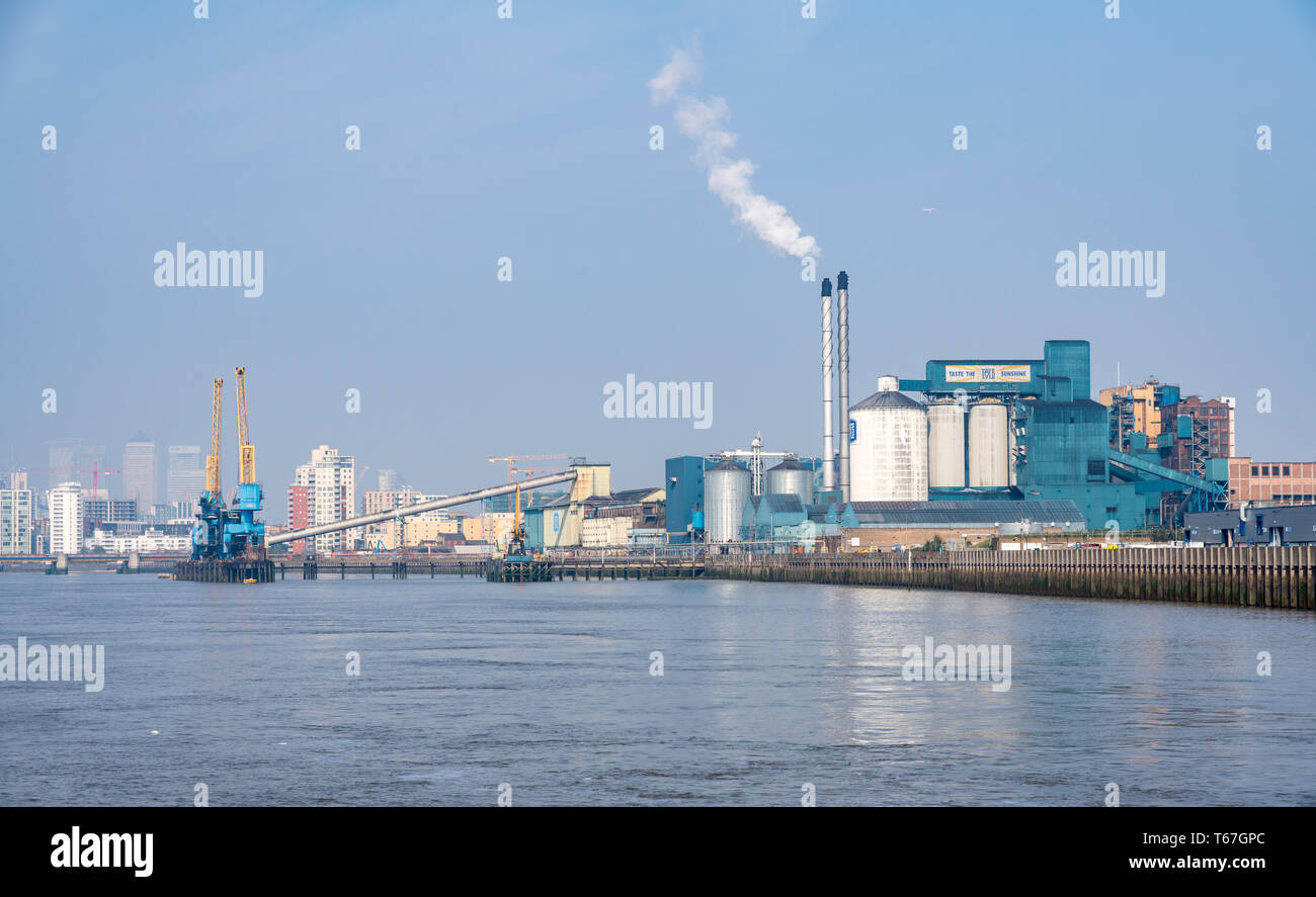 Sugar factory crane hi-res stock photography and images - Alamy