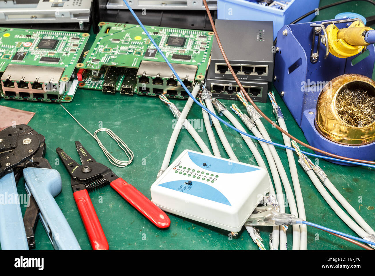 Microchip assembly line hi-res stock photography and images - Alamy