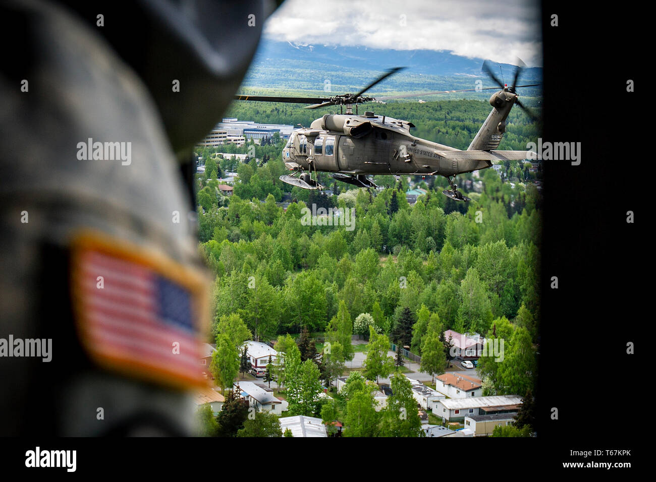 Black Hawk helicopters from the Alaska US National Guard en route to ...
