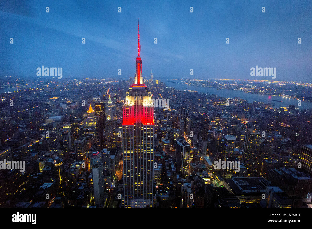 The Empire State Building and Manhattan seen from above Stock Photo - Alamy