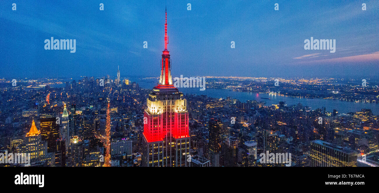 The Empire State Building and Manhattan seen from above Stock Photo - Alamy
