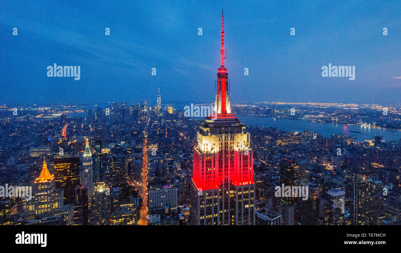 The Empire State Building and Manhattan seen from above Stock Photo - Alamy