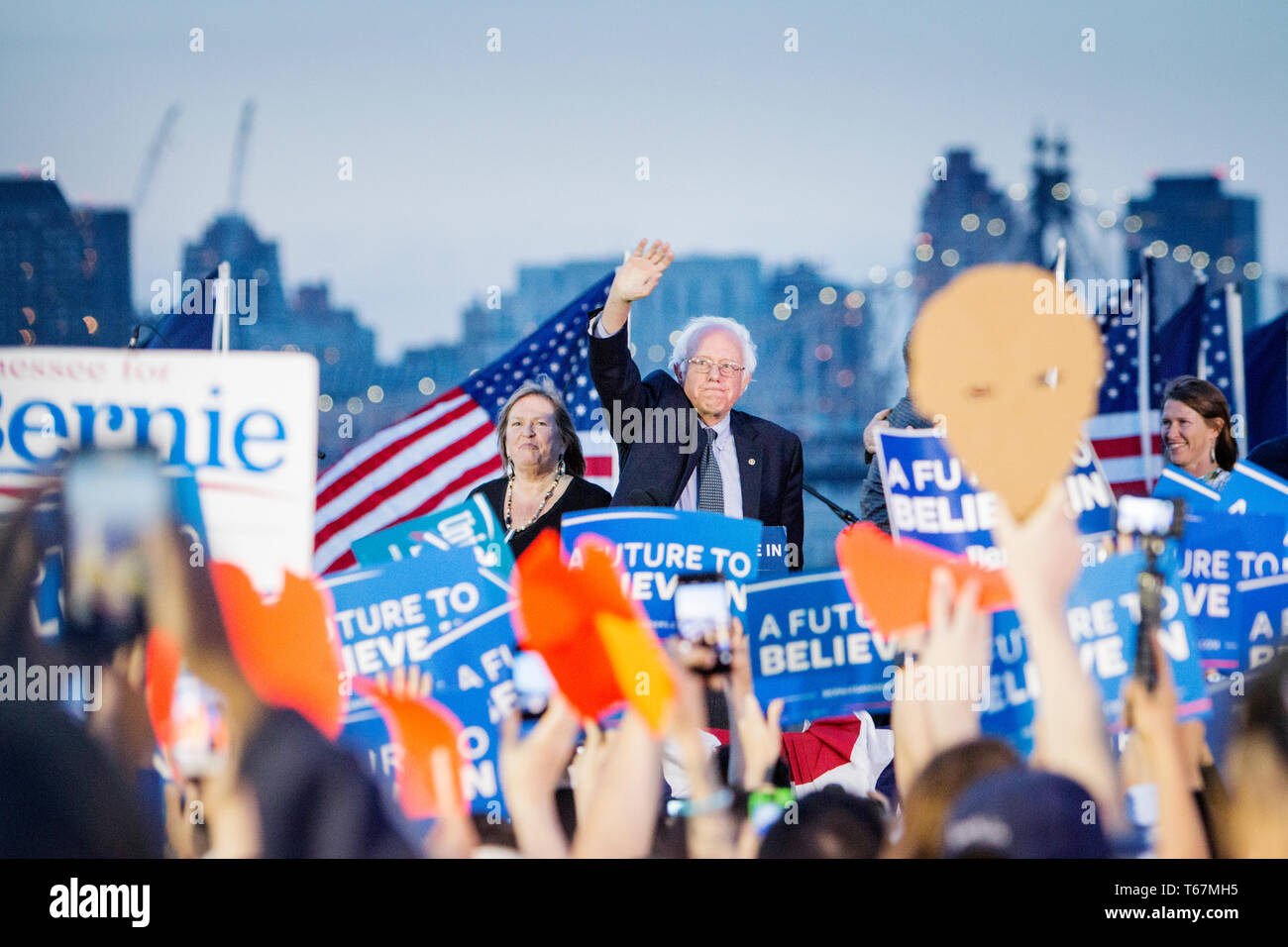 On the eve before the New York State primaries election in 2016 ...