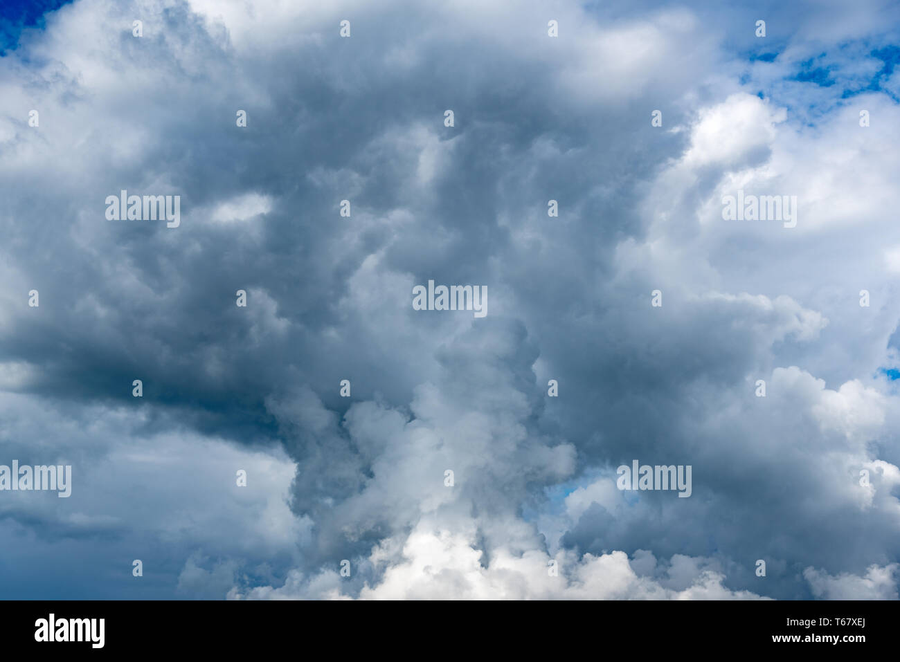 Contrast dramatic cloudy sky Stock Photo - Alamy