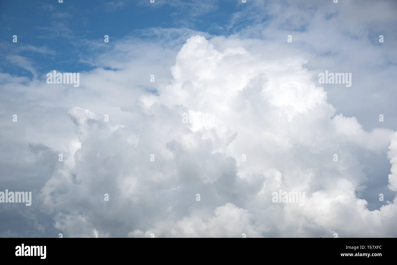 Contrast dramatic cloudy sky Stock Photo - Alamy