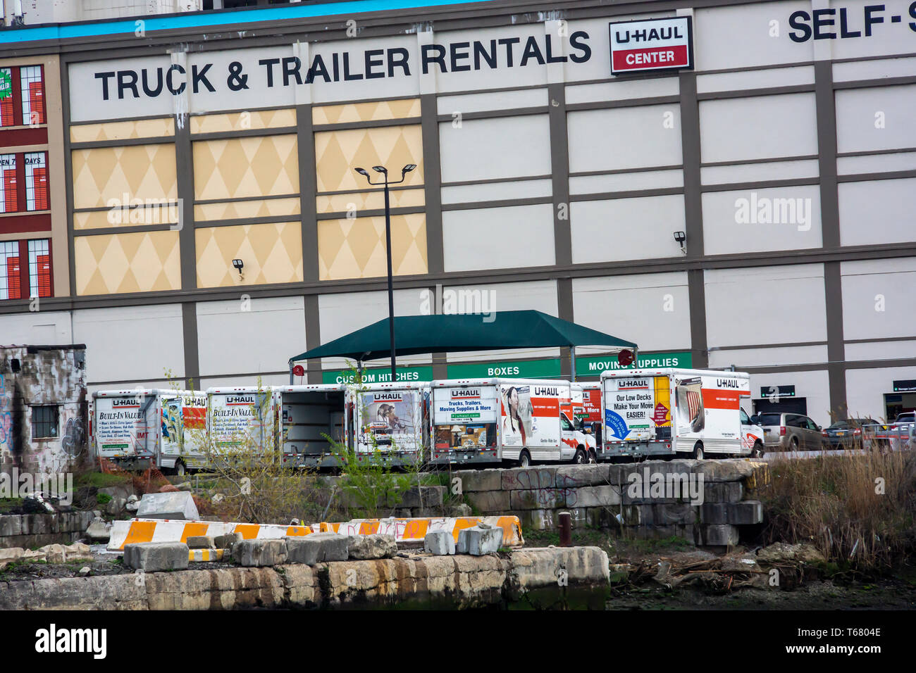 Queens Industrial Warehouse High Resolution Stock Photography and ...