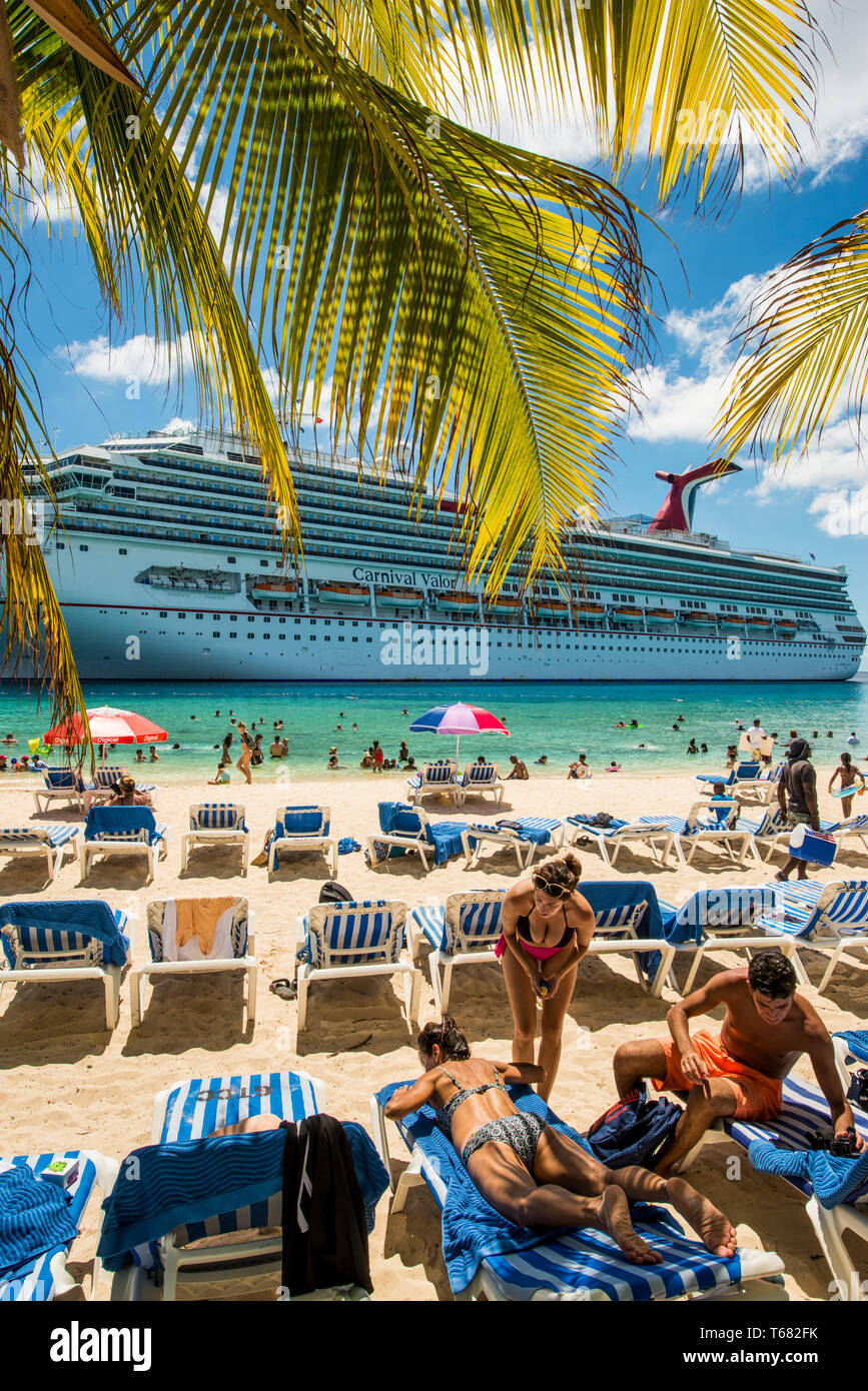 Cruise ship at Grand Turk Cruise Port, Grand Turk Island, Turks and ...