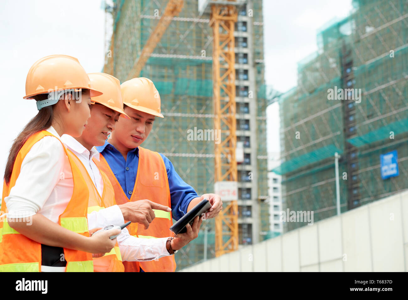 Communication construction hi-res stock photography and images - Alamy