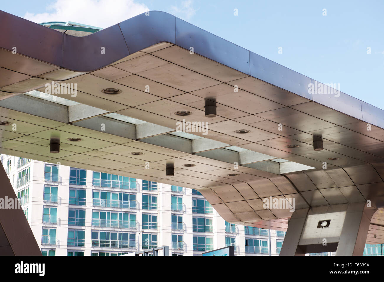 Modern living architecture hi-res stock photography and images - Alamy