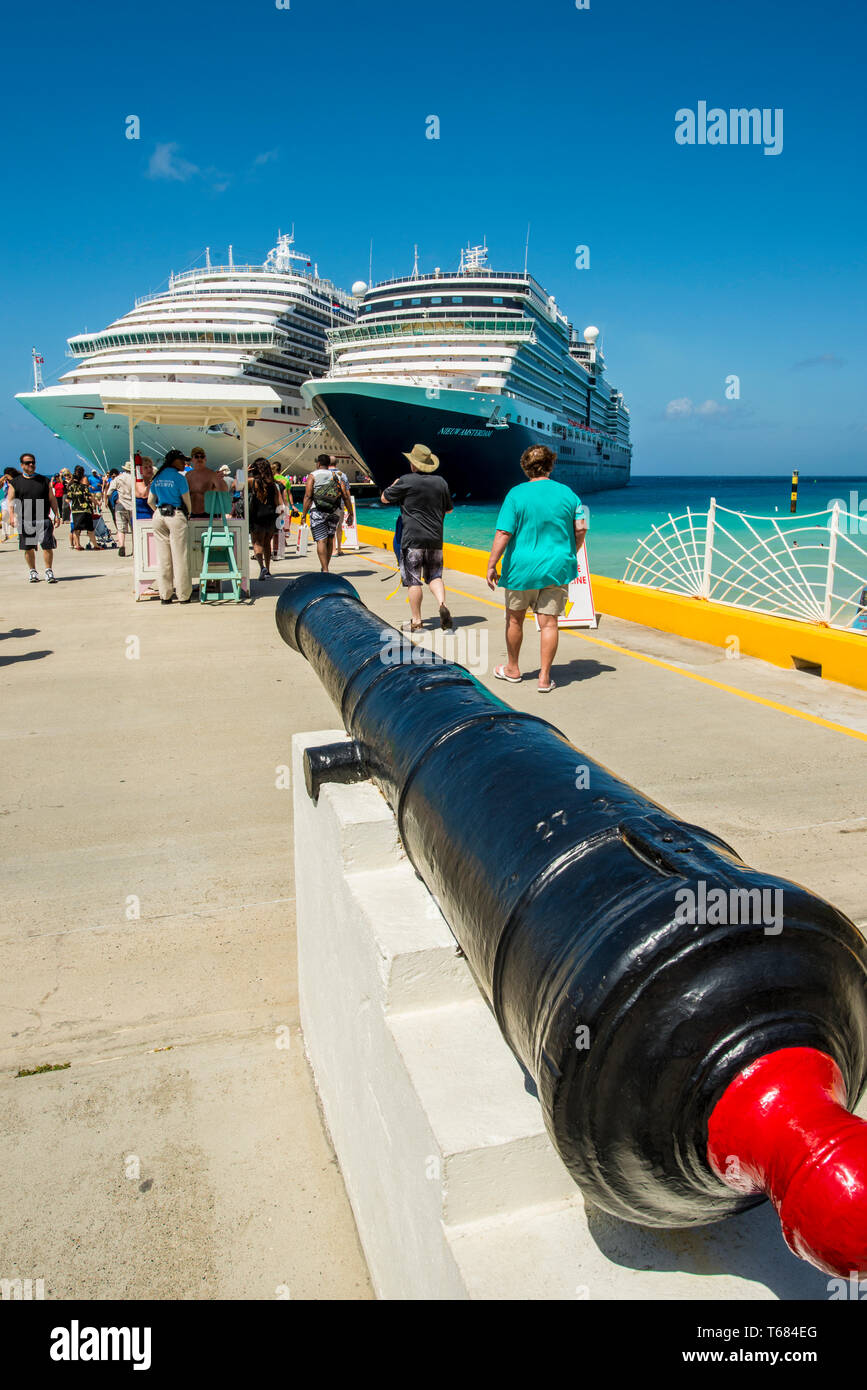Cruise ship, Grand Turk Cruise Port, Grand Turk Island, Turks and ...