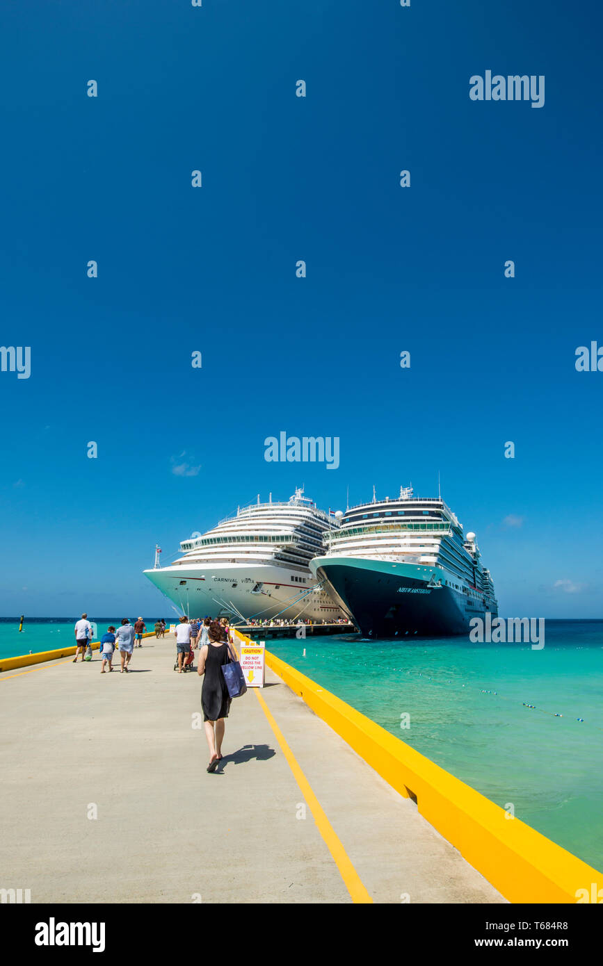 Cruise ship, Grand Turk Cruise Port, Grand Turk Island, Turks and ...