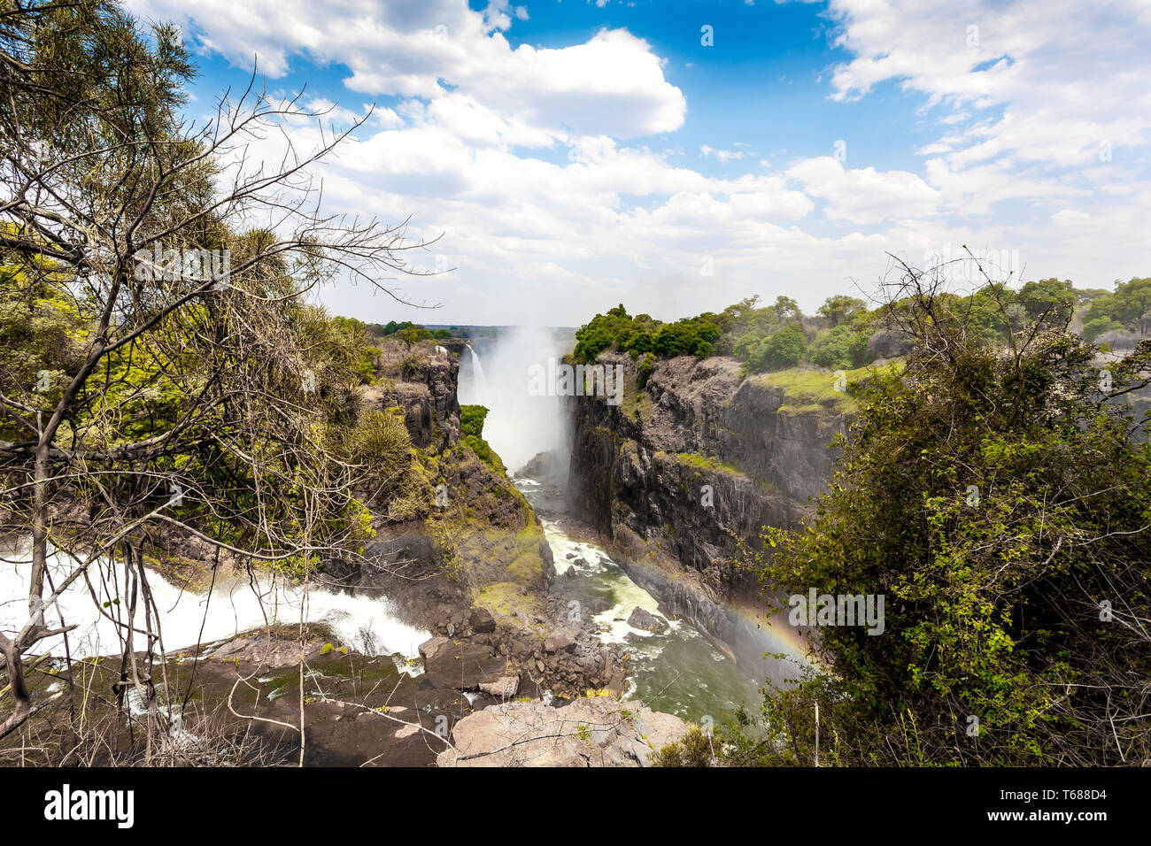 The Victoria falls with mist from water Stock Photo - Alamy