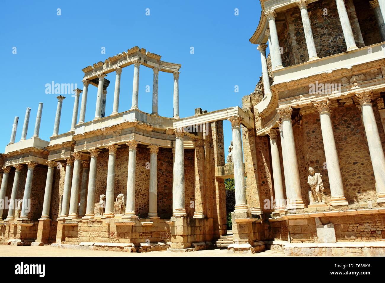 ruins, old building, columns and statues Stock Photo - Alamy