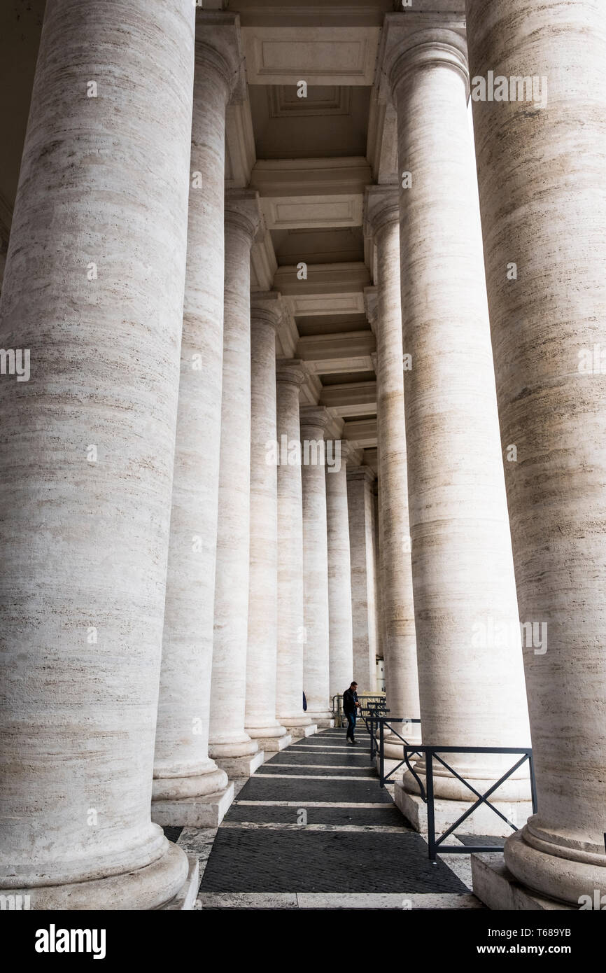 Saint Peter's Square colonnade Stock Photo - Alamy