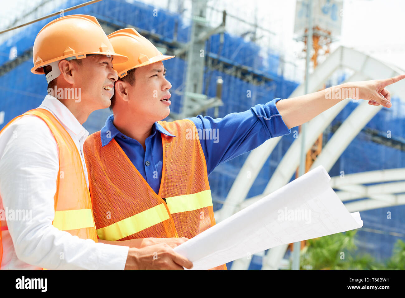 Construction discussion hi-res stock photography and images - Alamy