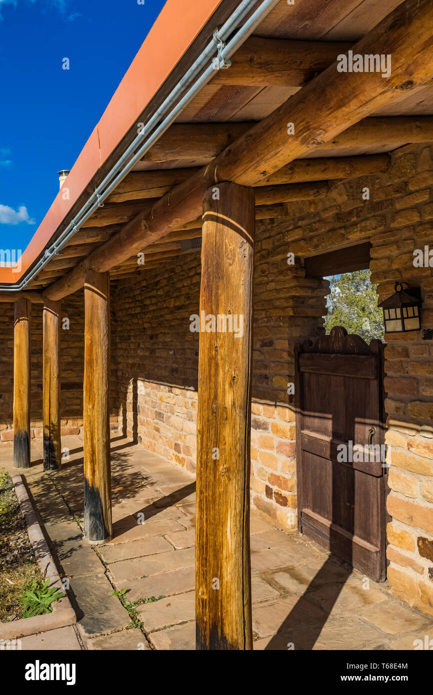 Rustic new visitors center hi-res stock photography and images - Alamy