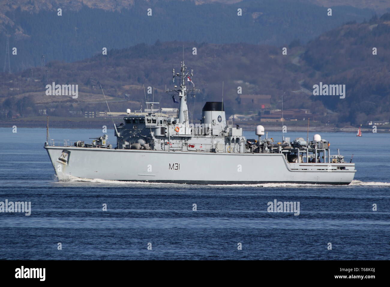 Mine countermeasures ship hi-res stock photography and images - Alamy
