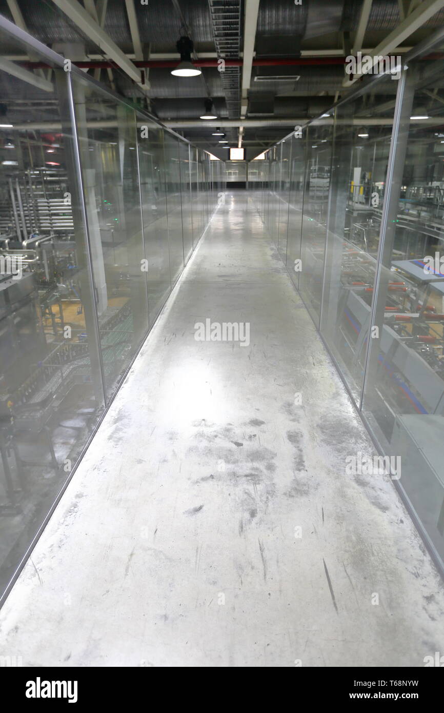 Glass corridor hi-res stock photography and images - Alamy