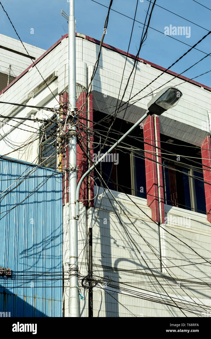 Unsafe electrical wires hi-res stock photography and images - Alamy