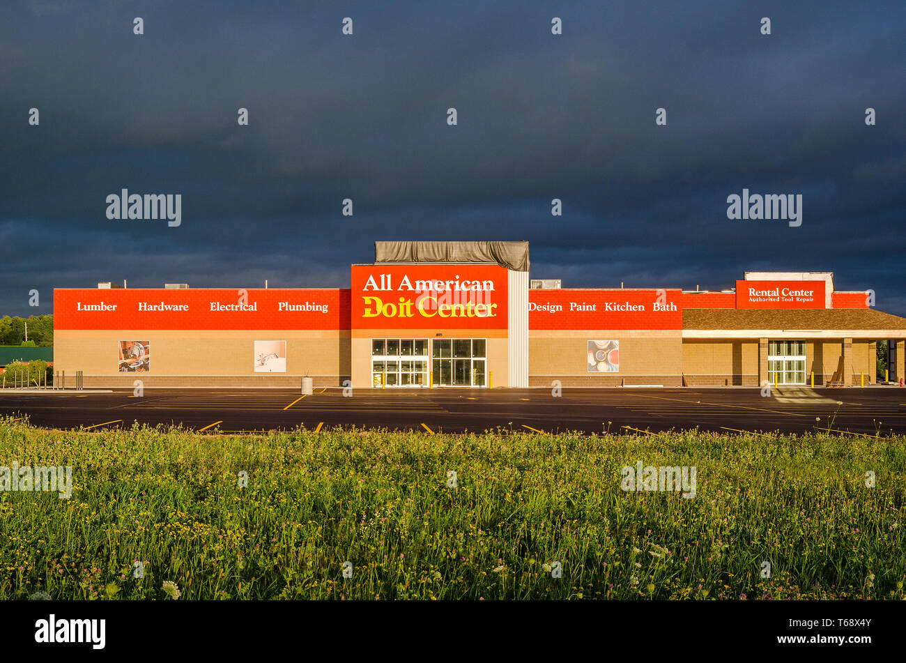 All American Do It Center Stock Photo - Alamy