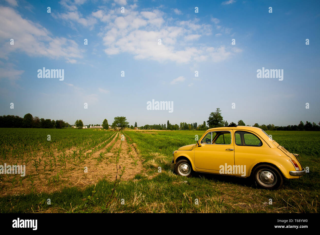 Cult car mini hi-res stock photography and images - Alamy