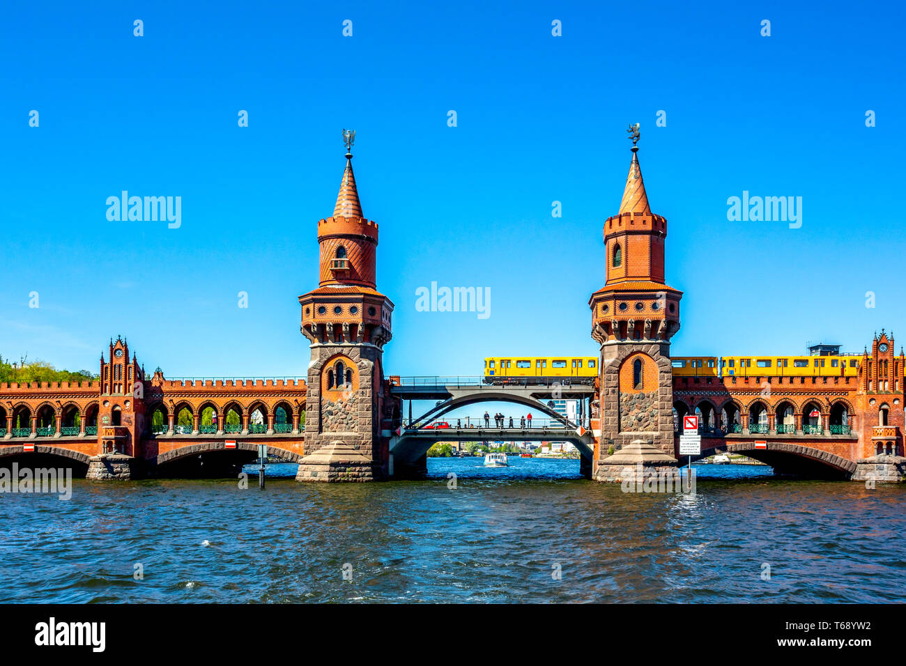 Oberbaum Bridge in Berlin Kreuzberg, Germany Stock Photo - Alamy