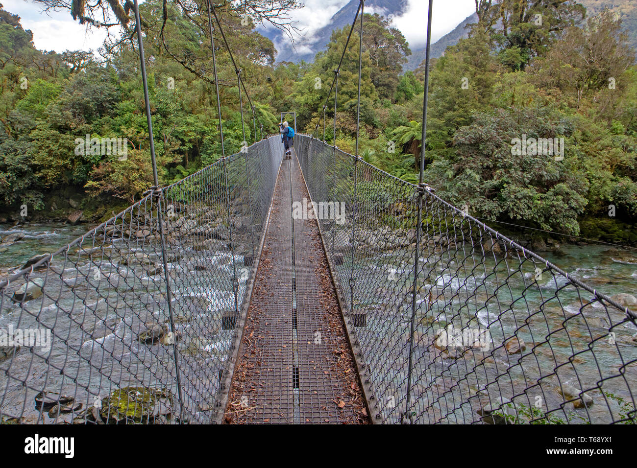 Footbridge hike hi-res stock photography and images - Alamy