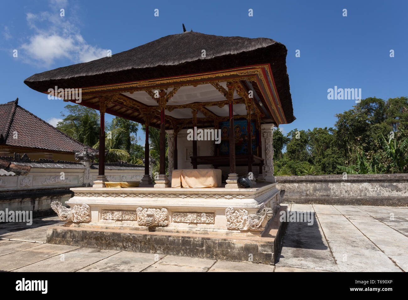 Famous Hindu Car Temple, Nusa Penida, Bali Stock Photo - Alamy