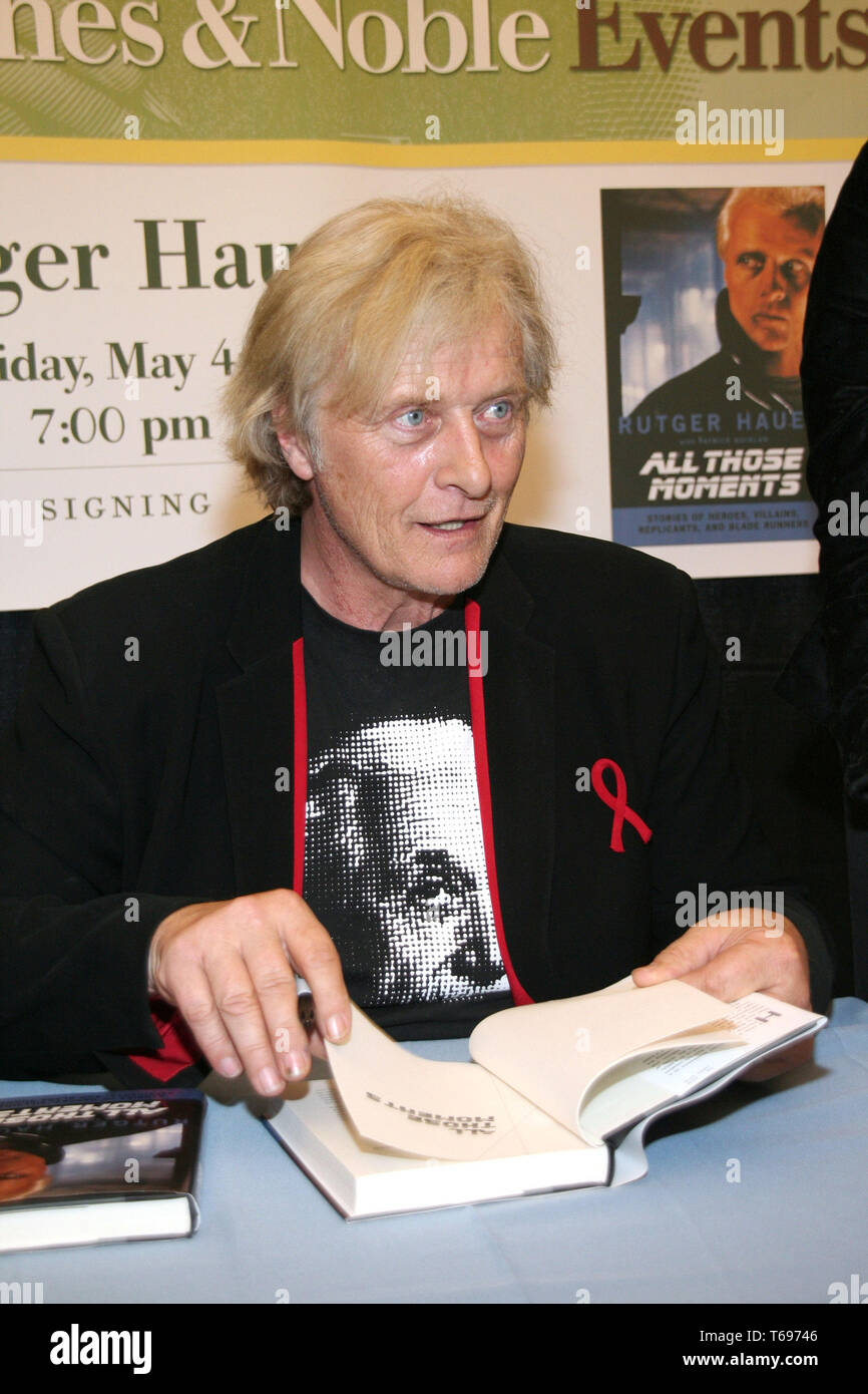 New York, USA. 04 May, 2007. Rutger Hauer at the Book signing for ÒAll ...
