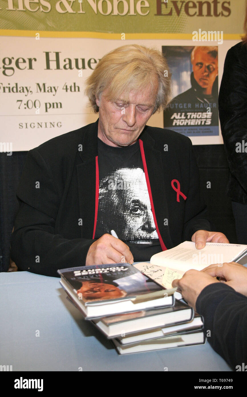 New York, USA. 04 May, 2007. Rutger Hauer at the Book signing for ÒAll ...