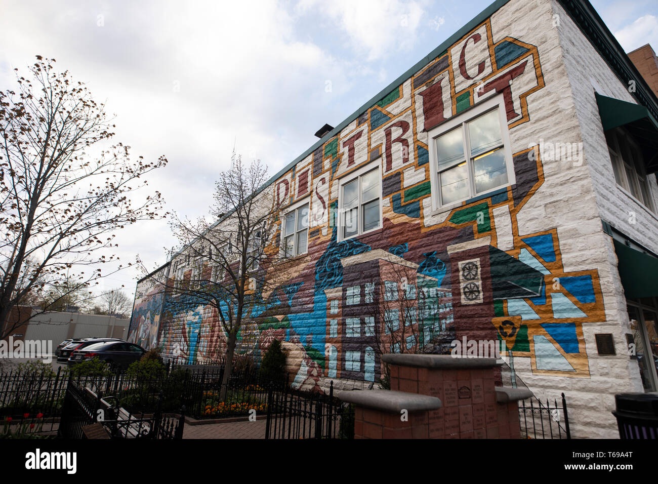 A mural on Main Street in the Arts and Design District in Carmel ...