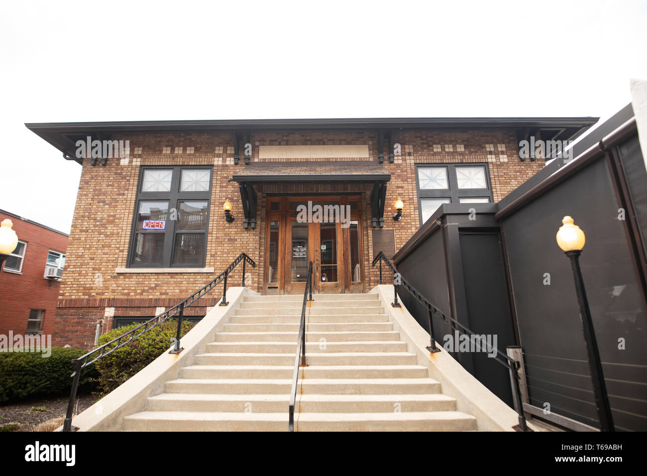 Old library restaurant hi-res stock photography and images - Alamy