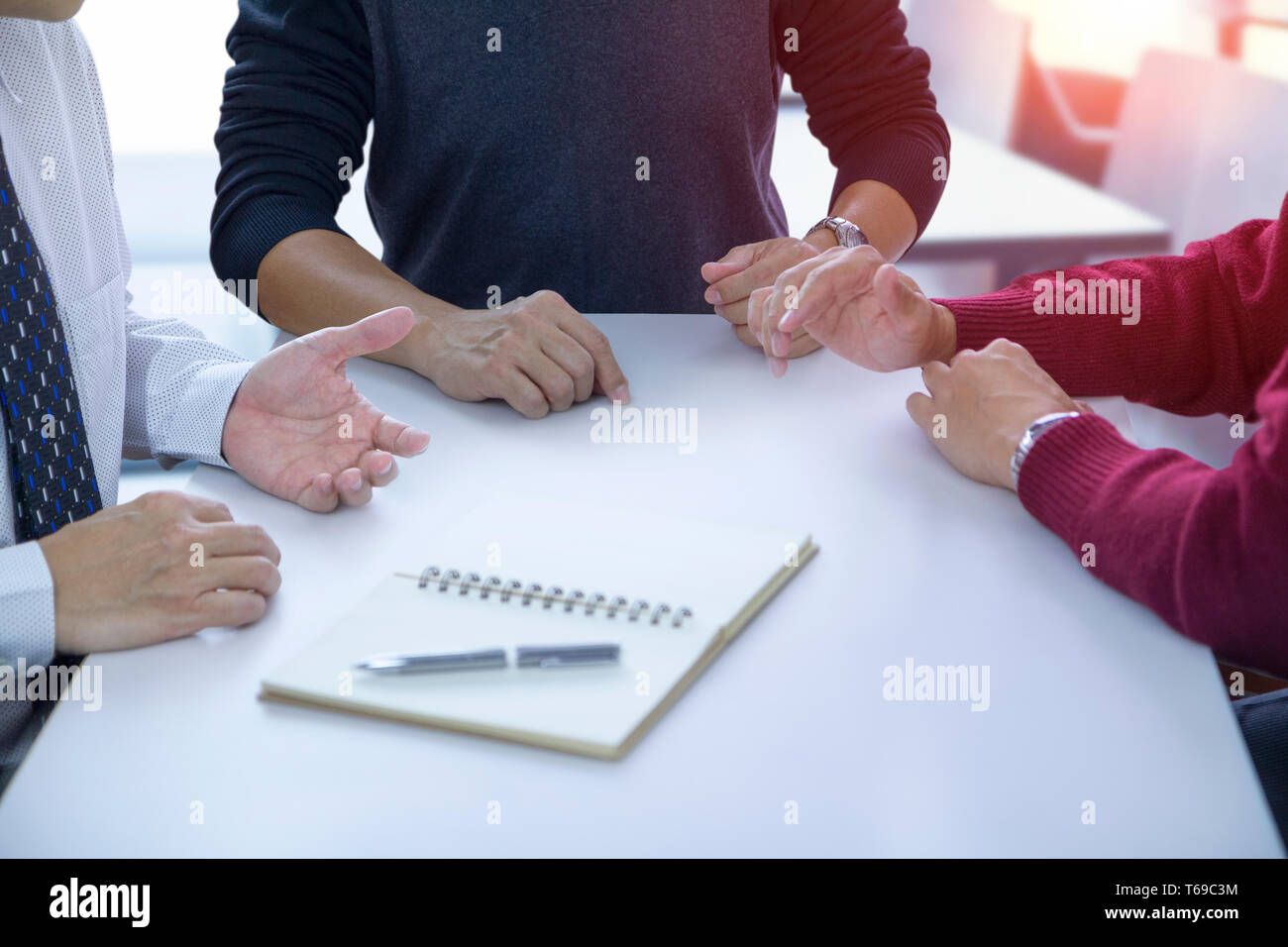 Solve problems hi-res stock photography and images - Alamy