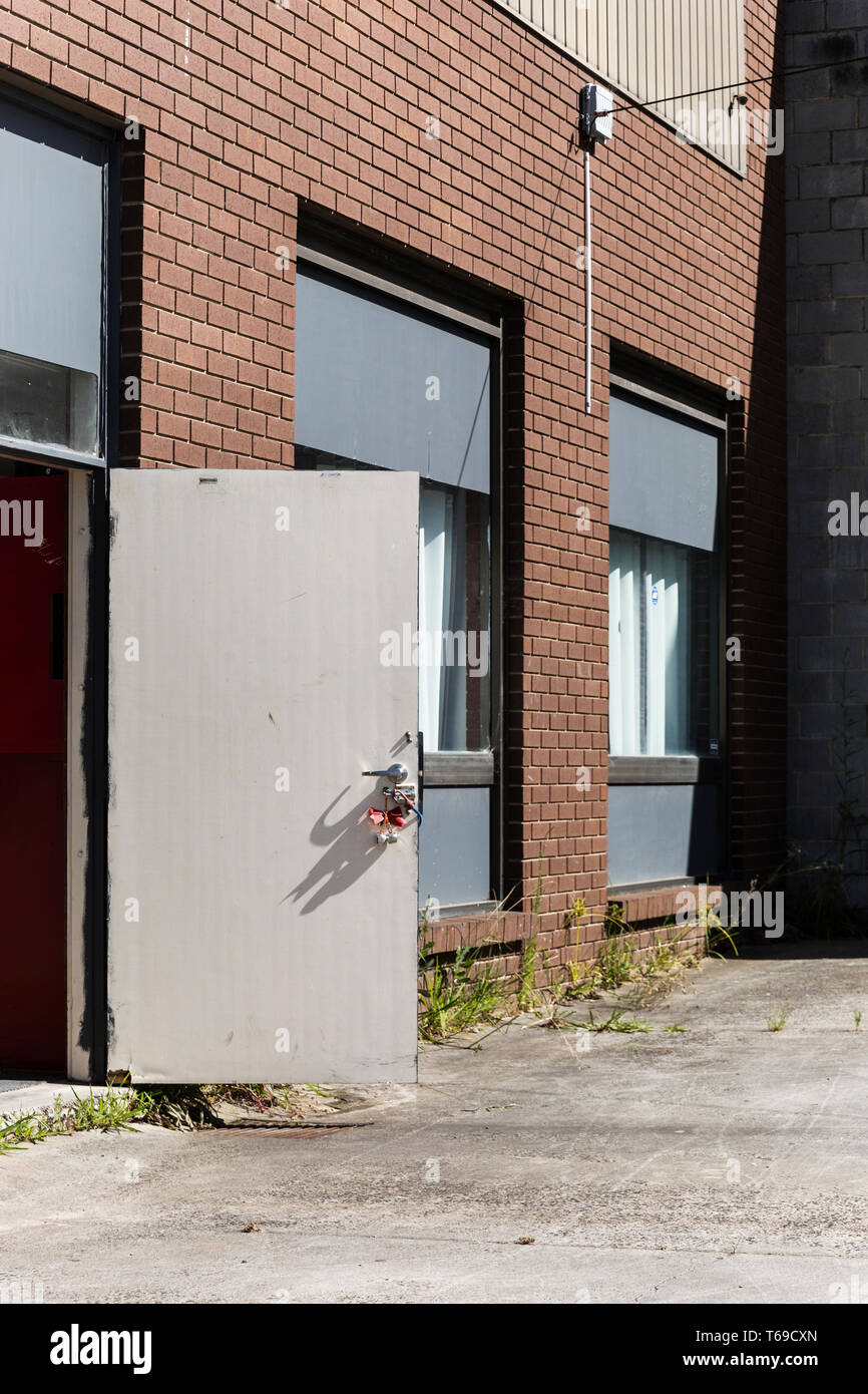 Warehouse exterior wide hi-res stock photography and images - Alamy