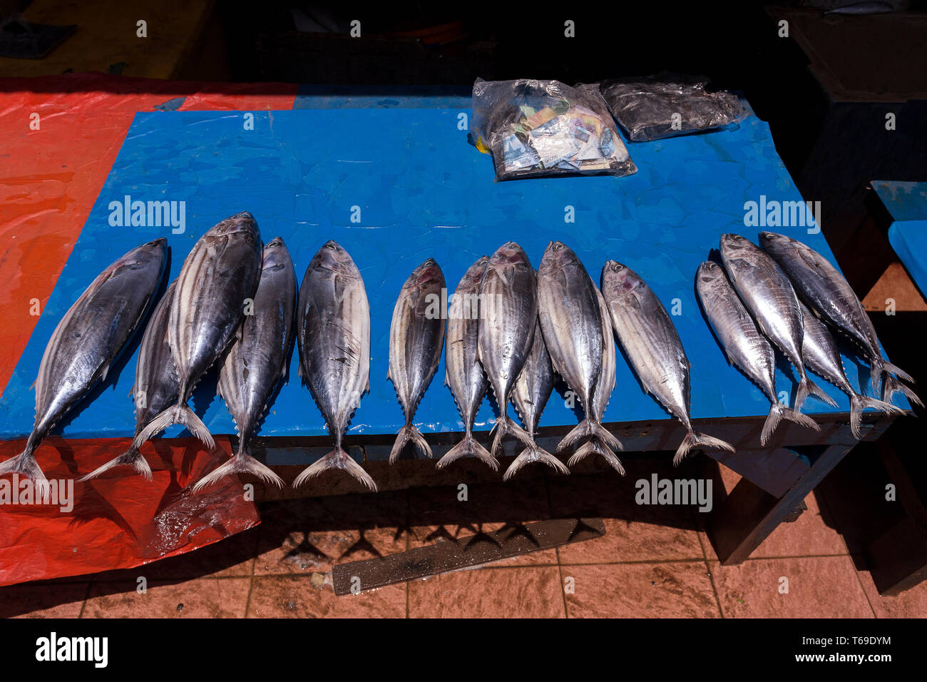 fresh fish on traditional market Stock Photo - Alamy