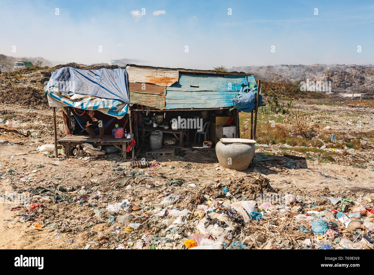 Waste picker hi-res stock photography and images - Alamy