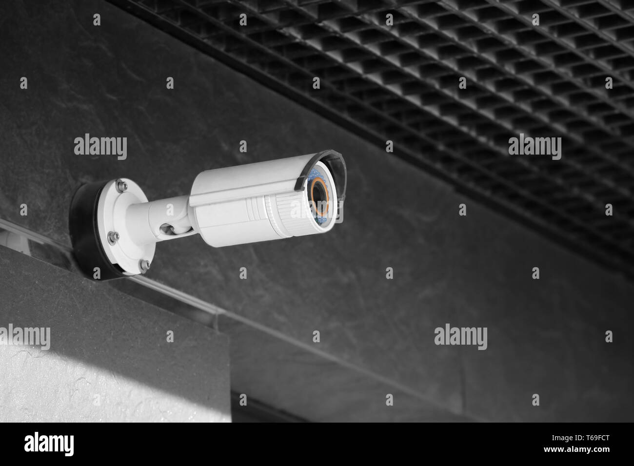 Cctv camera on wall hi-res stock photography and images - Alamy