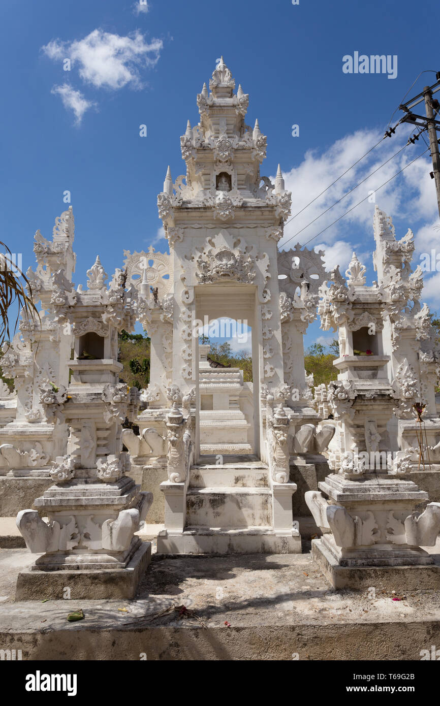 Exterior aged oriental temple hi-res stock photography and images - Alamy