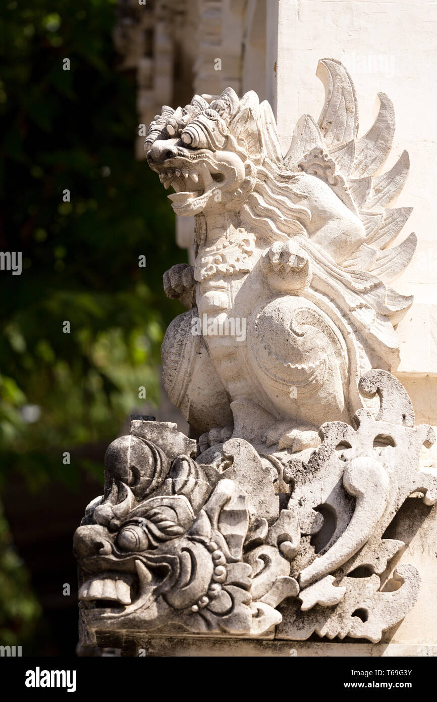 Statue detail Hindu temple Stock Photo - Alamy