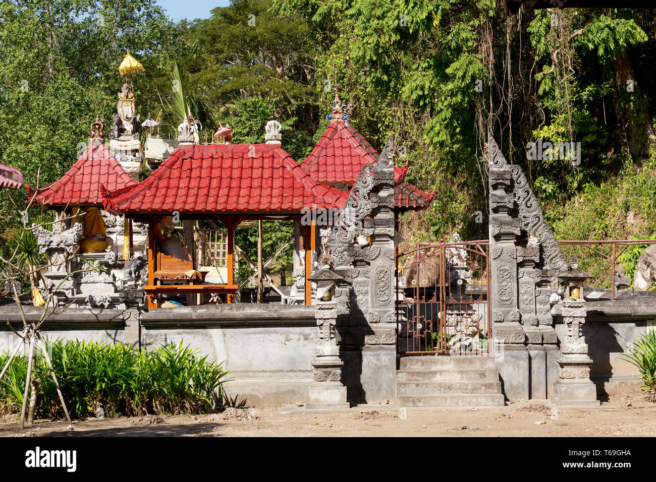 Small Hindu Temple High Resolution Stock Photography and Images - Alamy