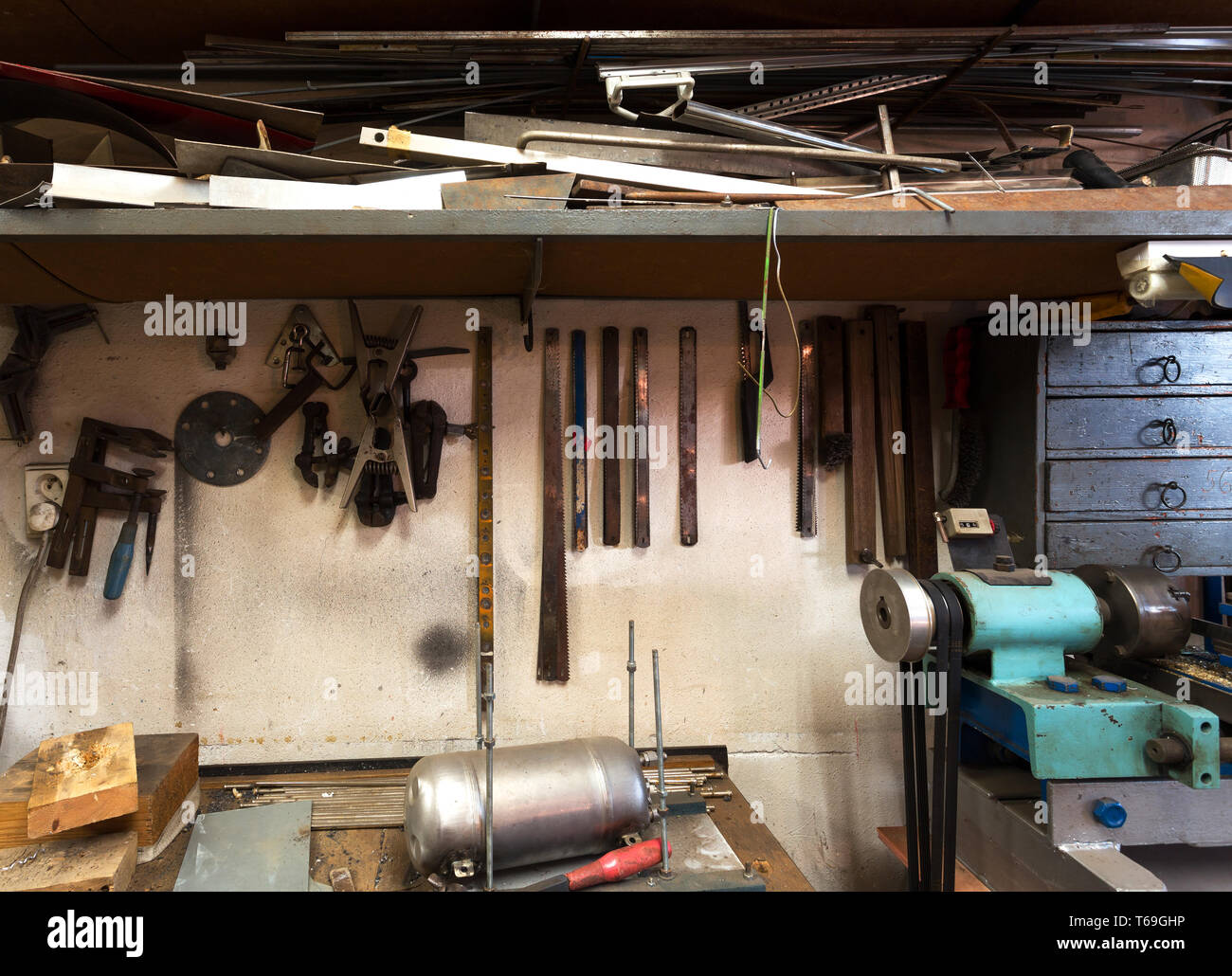 Real domestic home diy workshop hi-res stock photography and images - Alamy
