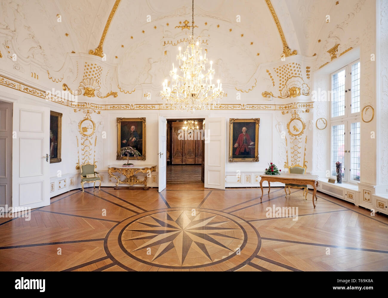 White hall hi-res stock photography and images - Alamy
