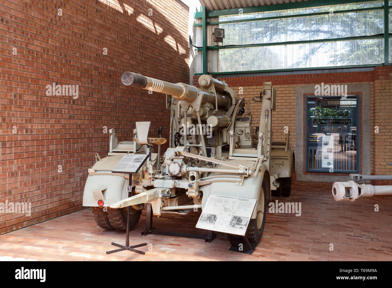 Antiaicraft gun Lugafweerkanon Stock Photo - Alamy