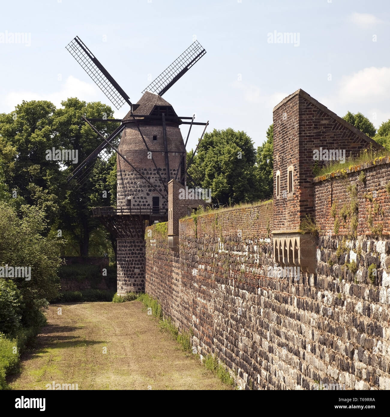 Smock mill architecture hi-res stock photography and images - Alamy